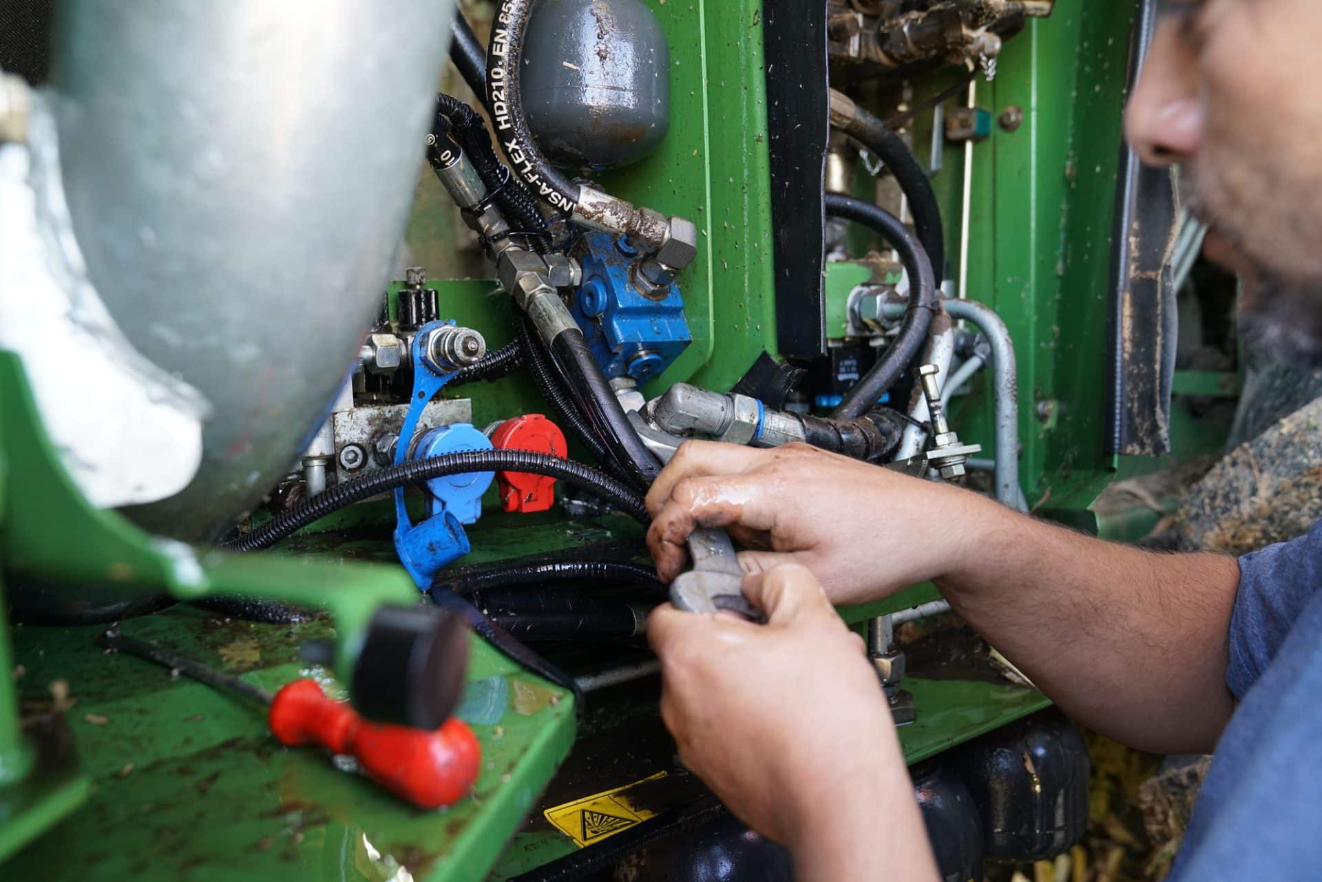 8 Essential Tips For Hydraulic Equipment Maintenance